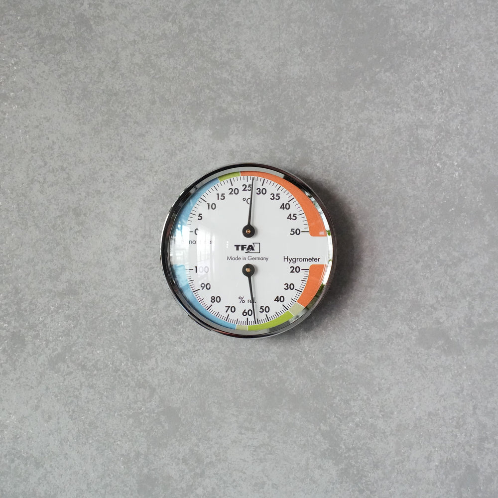 Analogue Thermo-Hygrometer with Metal Ring 45.2040.42